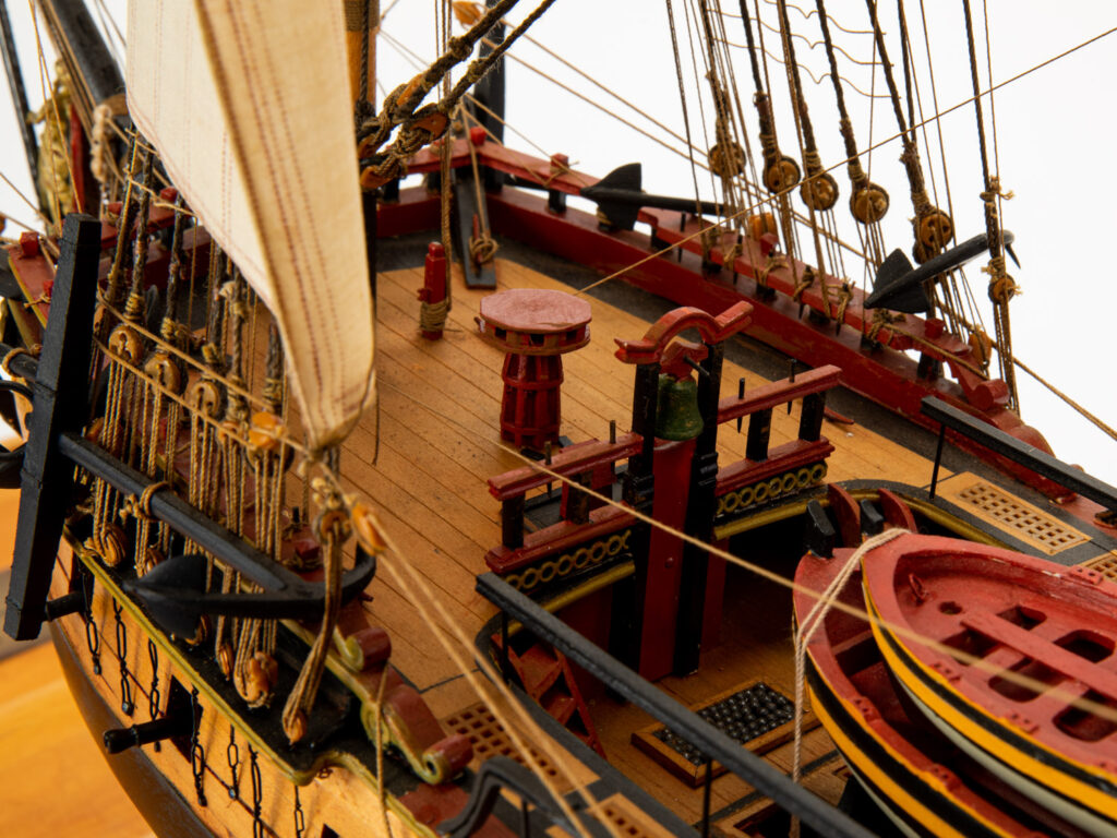 La FLORE - Maquette de Bateau Déjà Montée - Mistral Maquettes