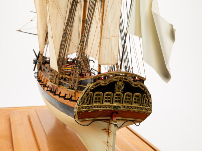 La FLORE - Maquette de Bateau Déjà Montée - Mistral Maquettes