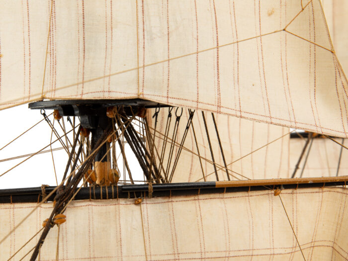 La FLORE - Maquette de Bateau Déjà Montée - Mistral Maquettes