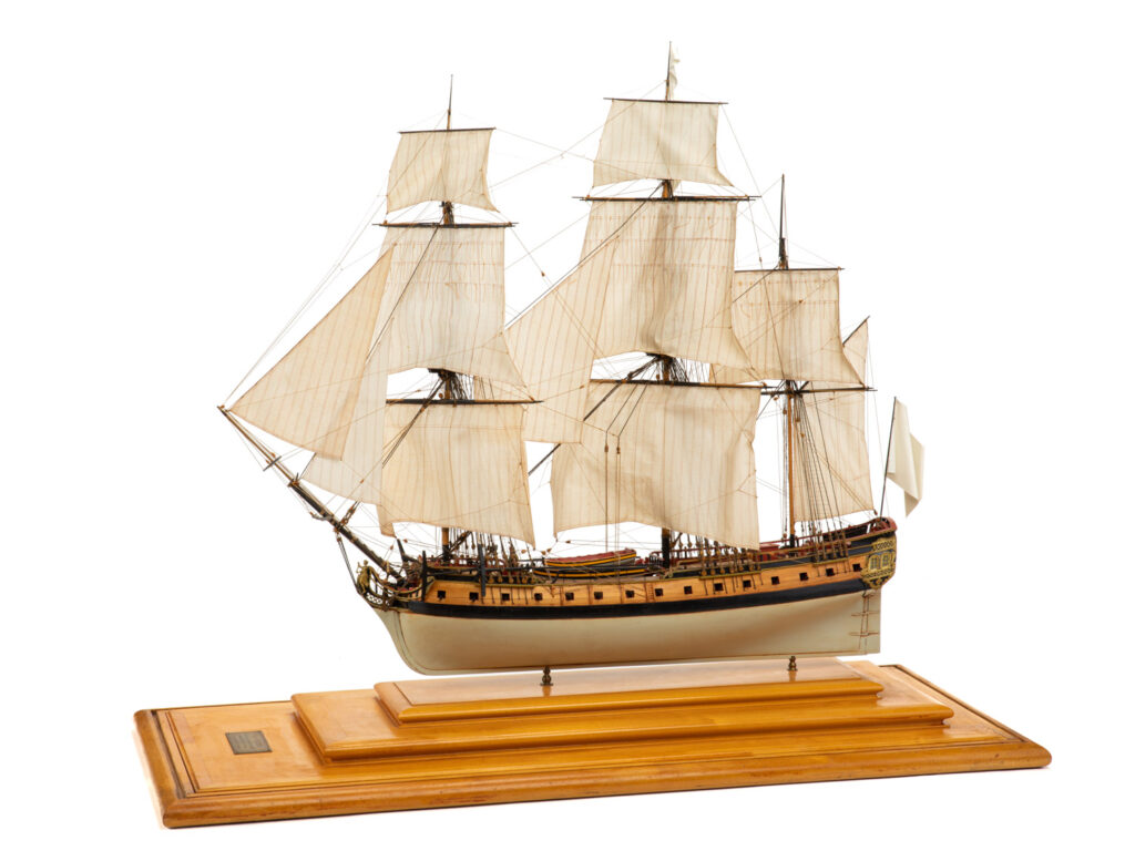 La FLORE - Maquette de Bateau Déjà Montée - Mistral Maquettes