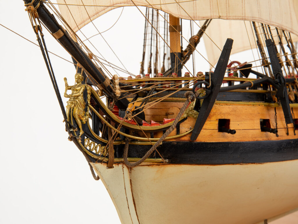 La FLORE - Maquette de Bateau Déjà Montée - Mistral Maquettes