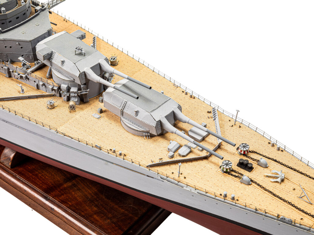 Maquette du Bismarck · Célèbre Cuirassé · Mistral Maquettes