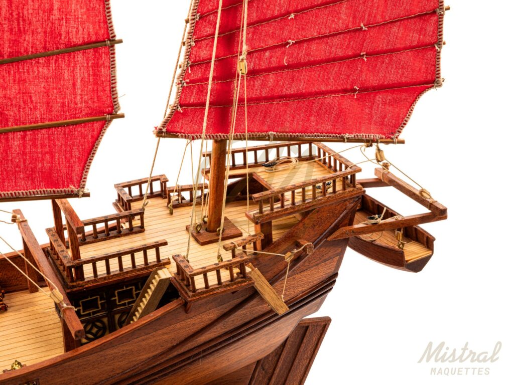 Maquette d'une Jonque Chinoise Pirate - Maquette de Bateau en Bois Déjà ...
