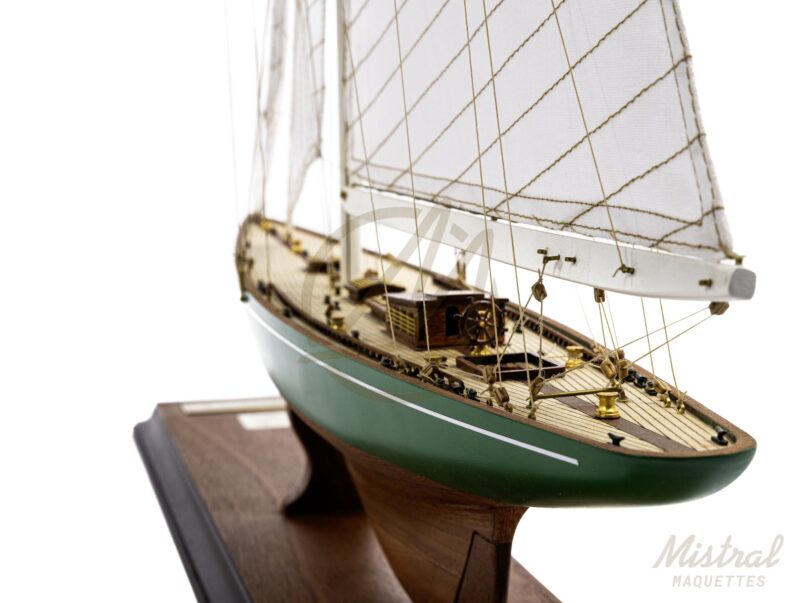 Maquette du Shamrock V – Yacht mythique de la Coupe de l’America